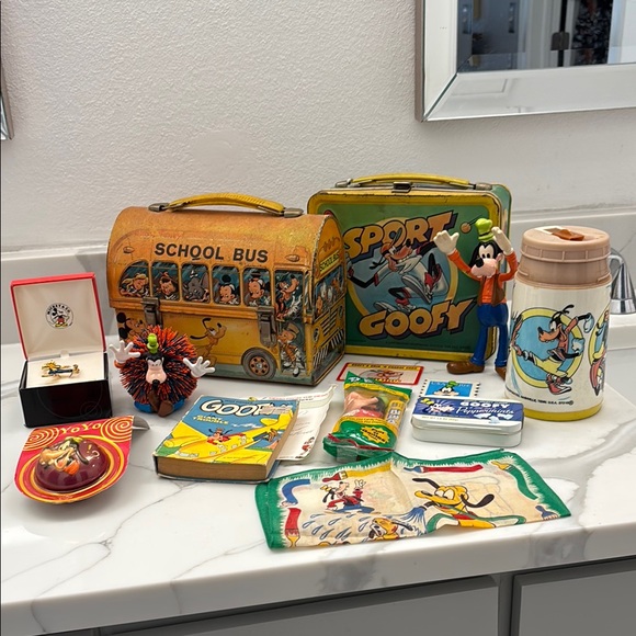 Disney | Toys | Goofy Vintage Collection 96s Metal Dome Disney Lunch ...